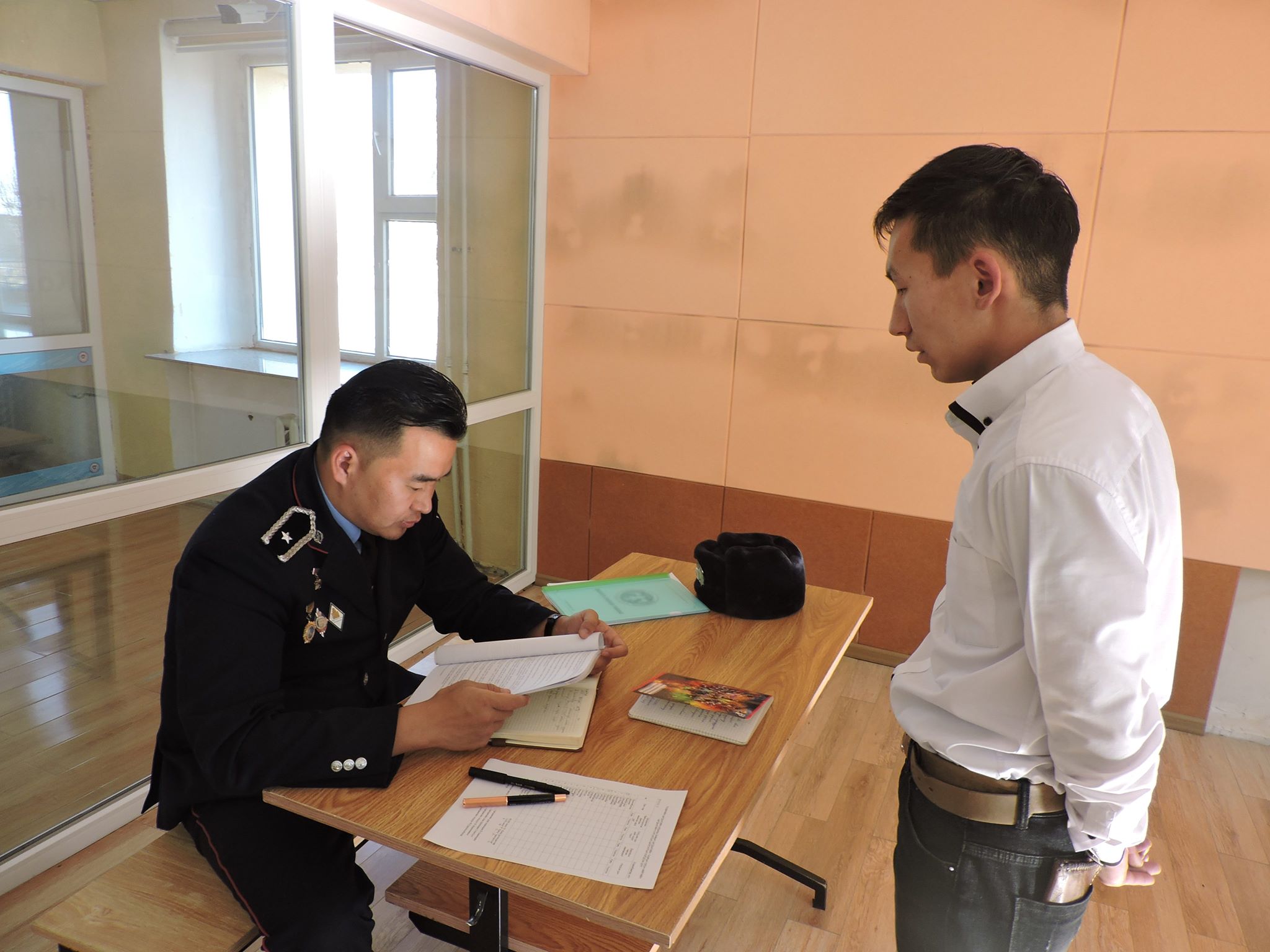 ТЭЭВРИЙН ЦАГДААГИЙН АЛБАНЫ ЗАХИАЛГААР ОЛОН НИЙТИЙН ЦАГДАА НАРЫГ